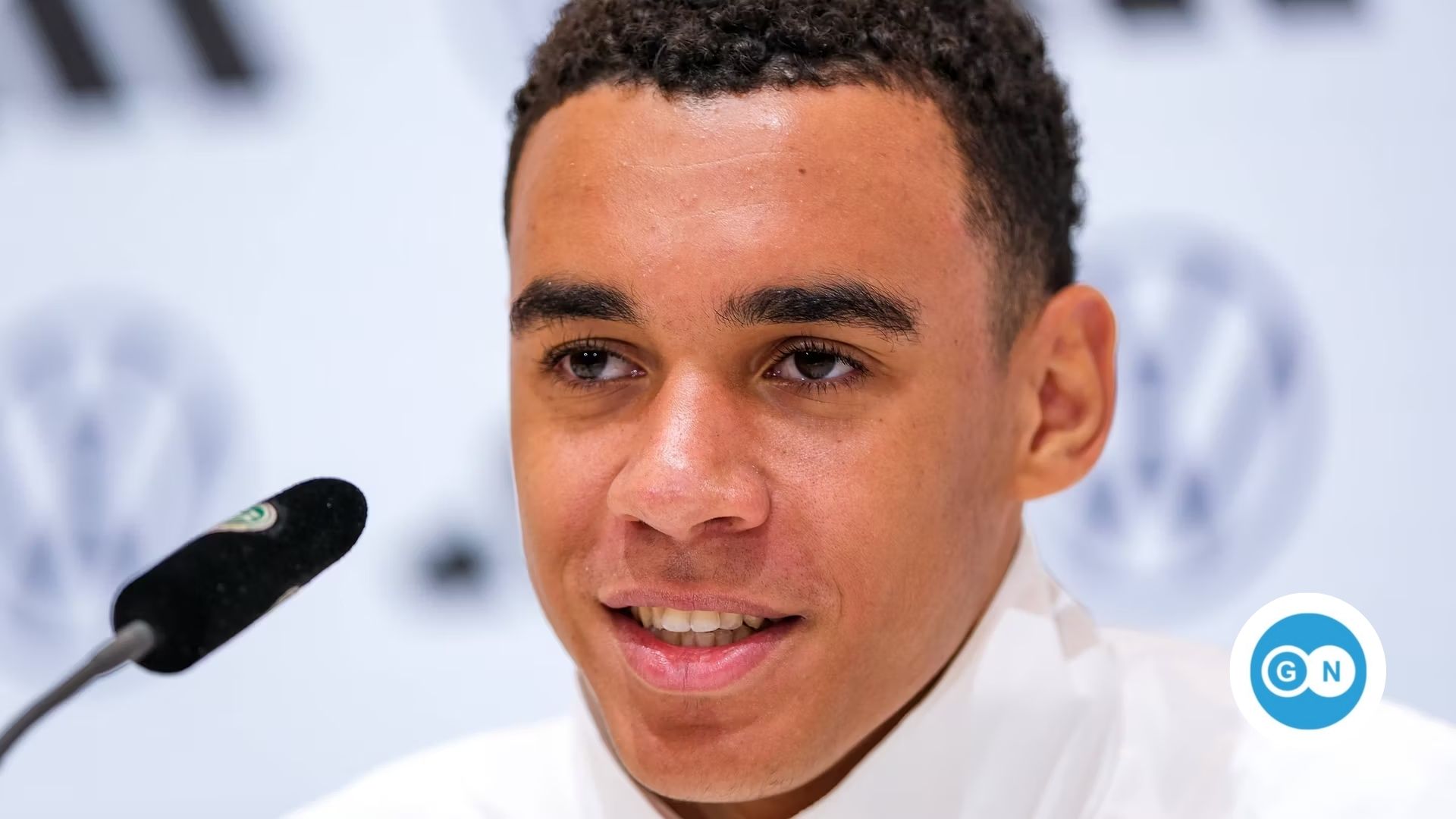 Jamal Musiala Freundin Wer ist die Partnerin des Fußballstar